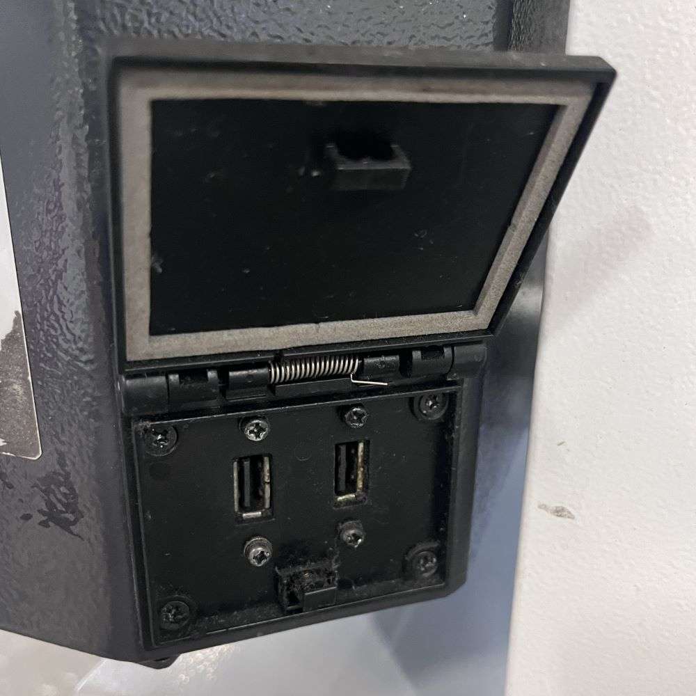 Mazak VCN 410A-II CNC Vertical Machining Center - 4th Axis Mill ...